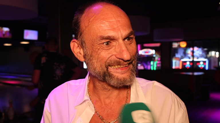 [VIDEO] Vrienden van terminale FC Den Haag fan Ed Slier laten wensen in ...